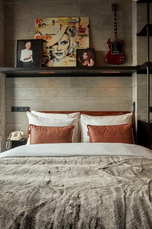 Sir Adam - DNA Hotels