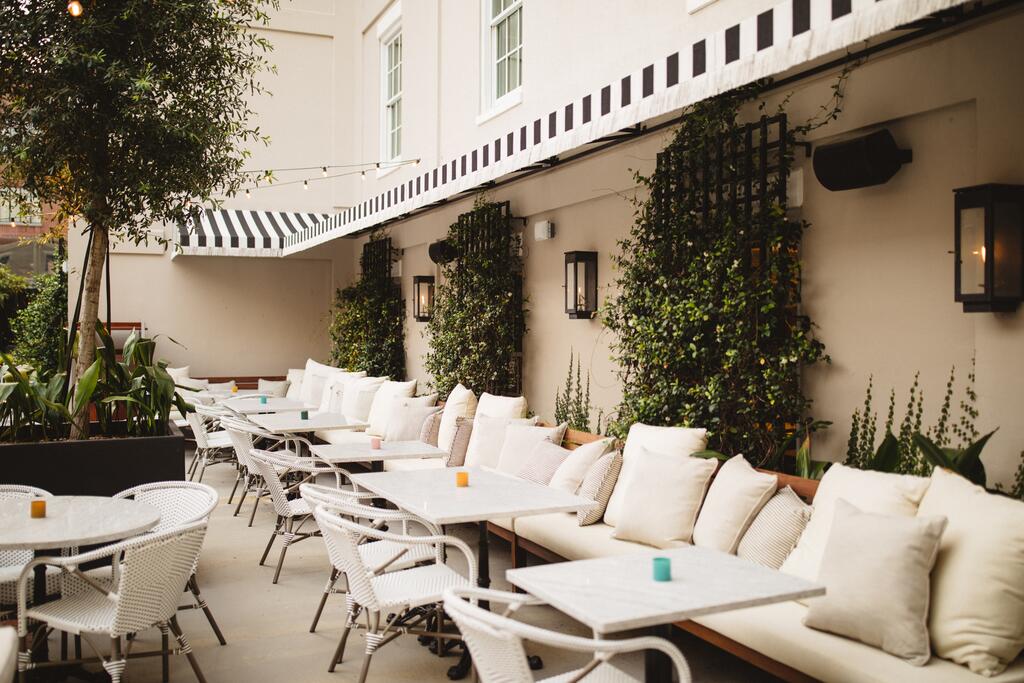 Emeline - DNA Hotels