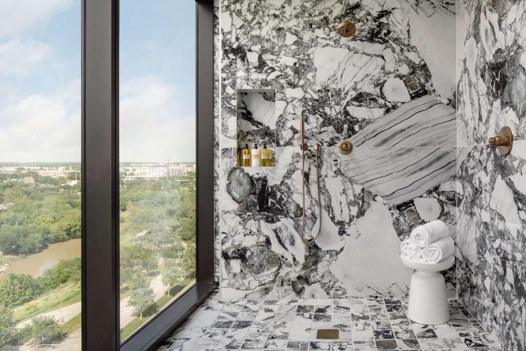 Thompson Houston - DNA Hotels