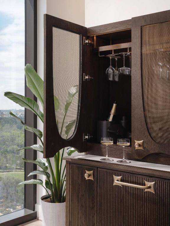 Thompson Houston - DNA Hotels