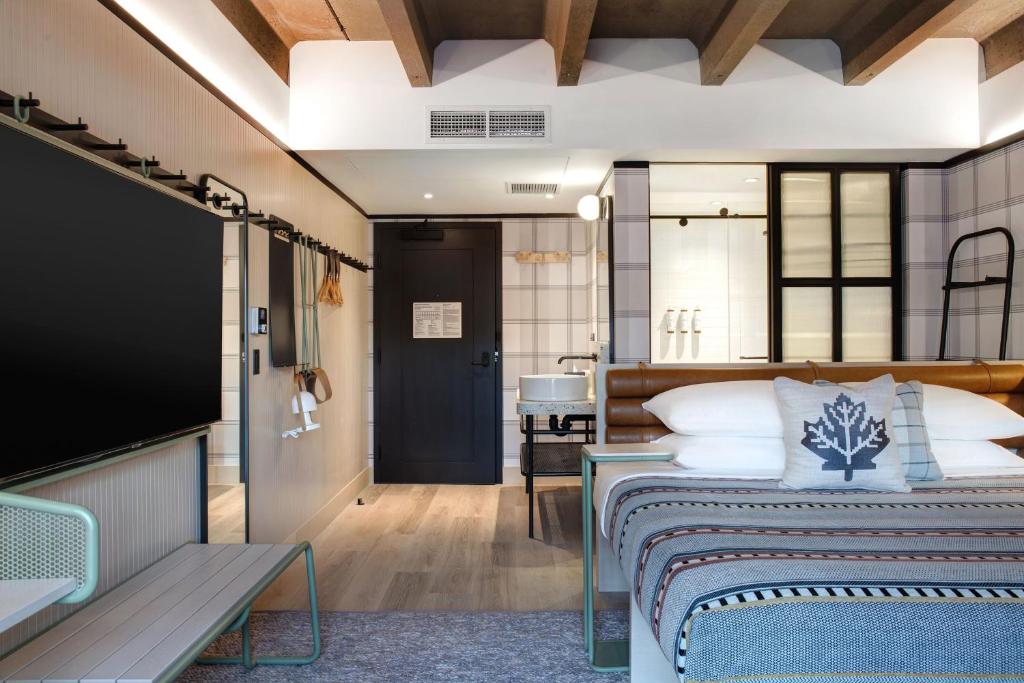 Moxy Banff - DNA Hotels